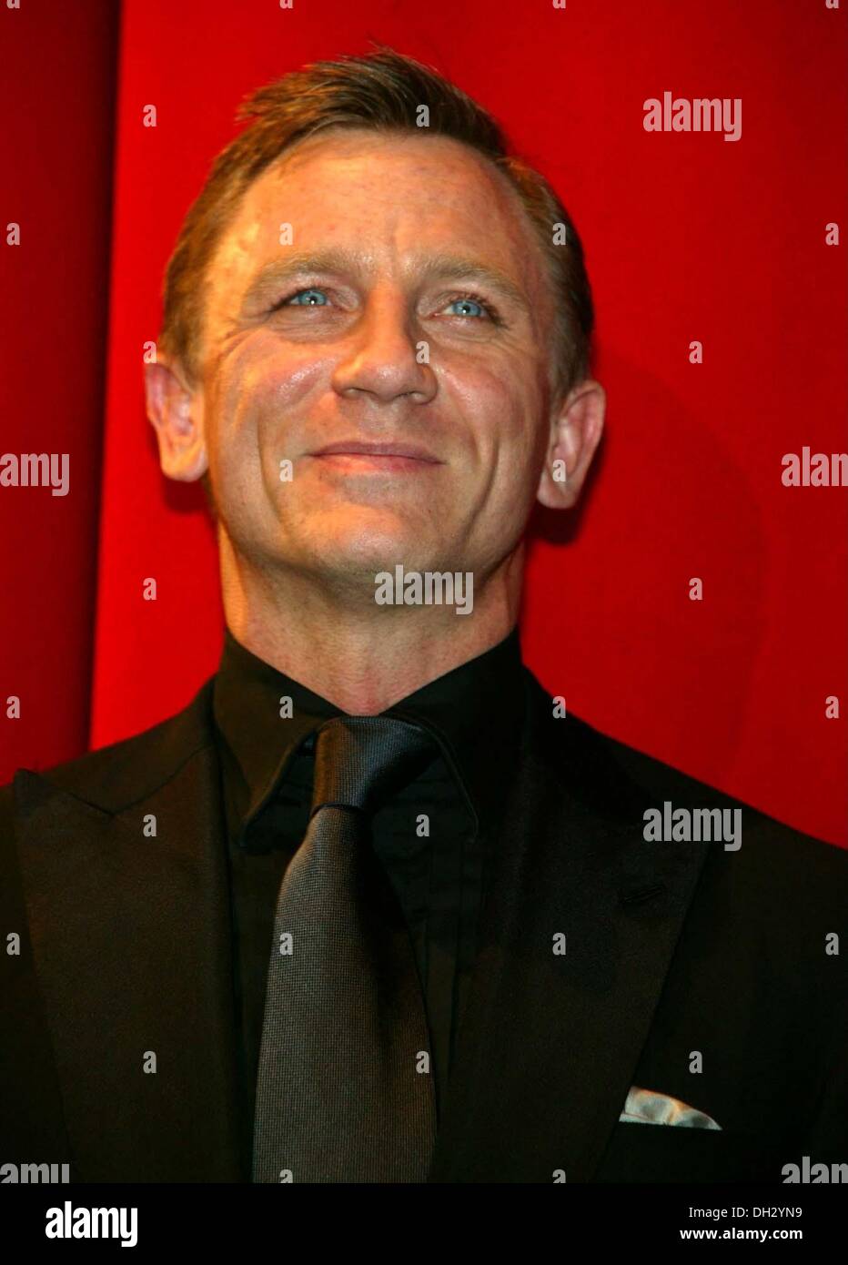 Daniel Craig at the German premiere of "Casino Royal" on the 21st of ...