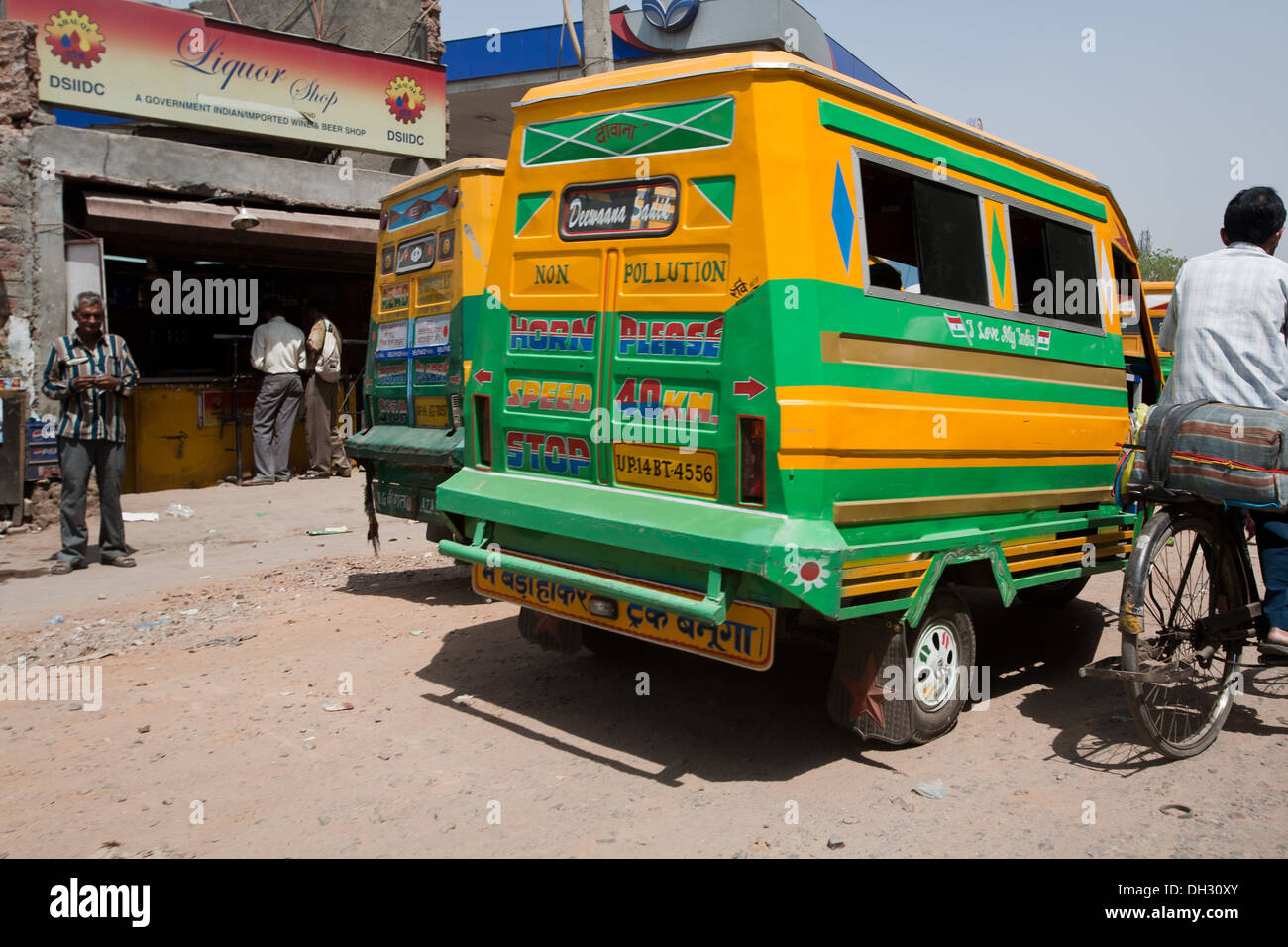 Auto rickshaw delhi hi-res stock photography and images - Alamy
