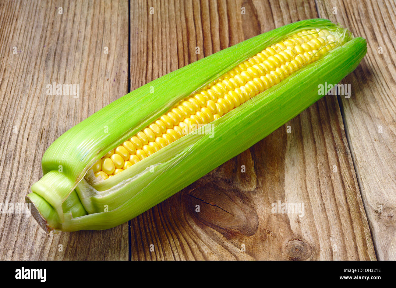 Single corn hi-res stock photography and images - Alamy
