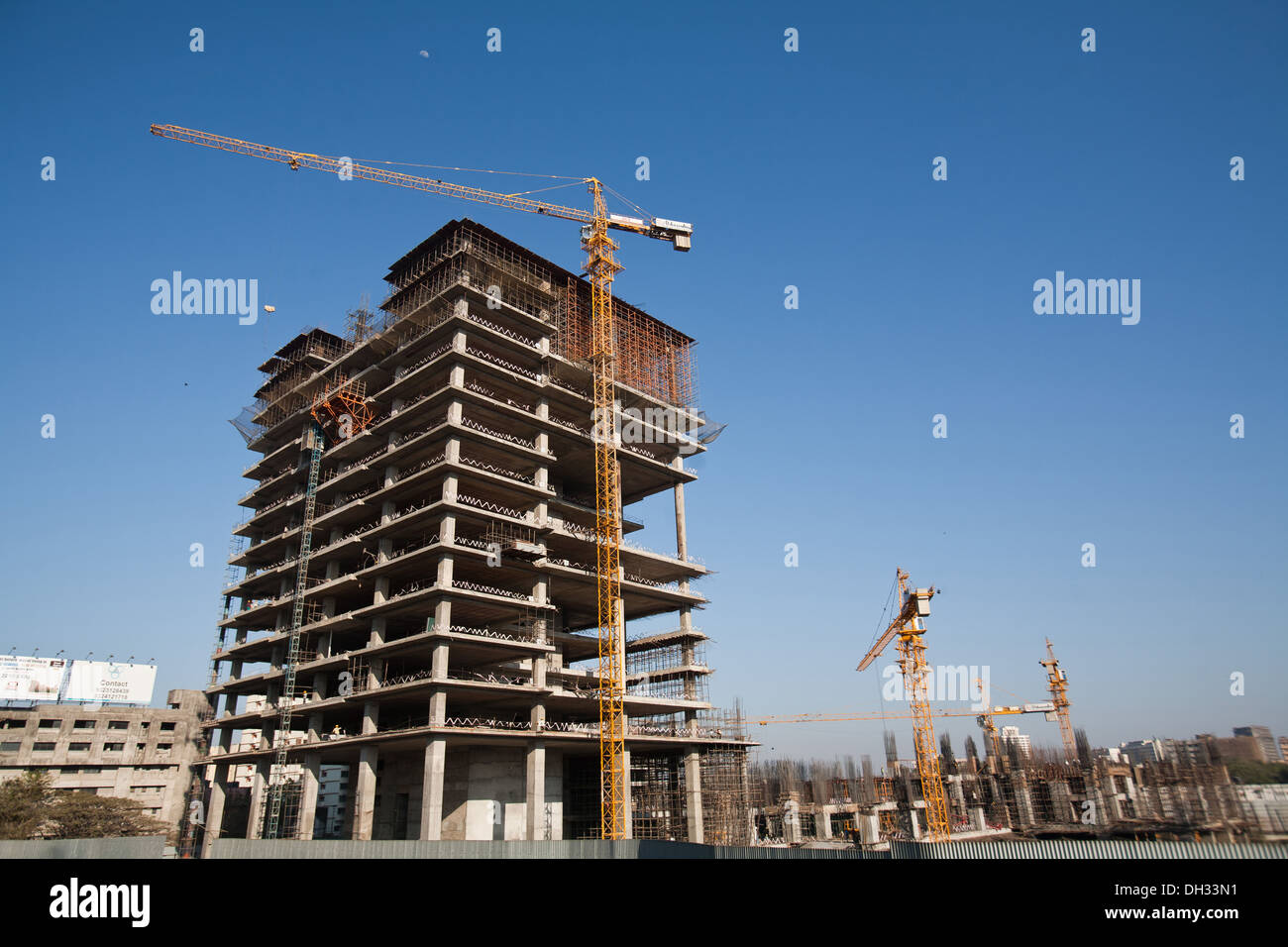 Building under construction parel mumbai hi-res stock photography and ...