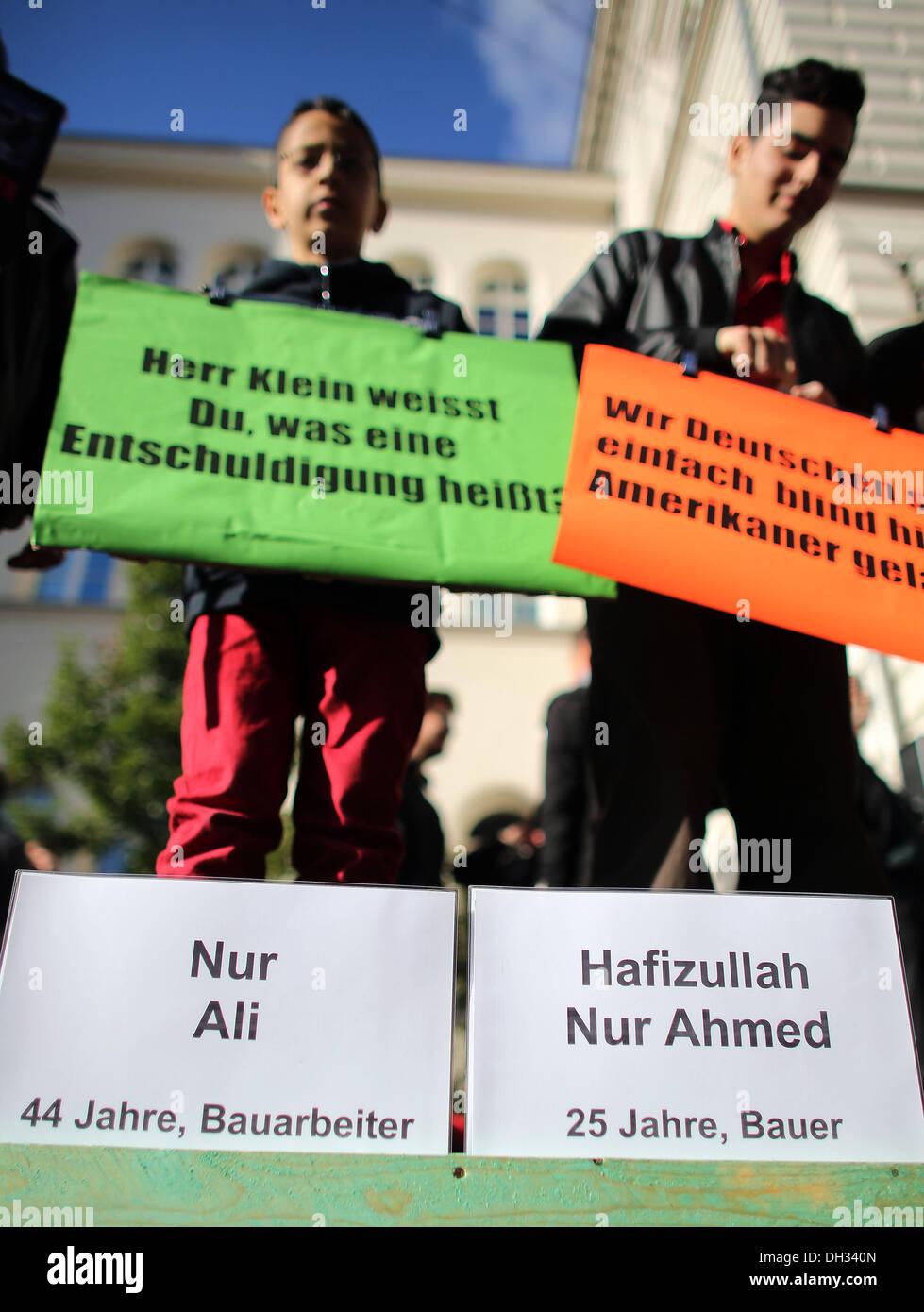 Evidence stand hi-res stock photography and images - Alamy