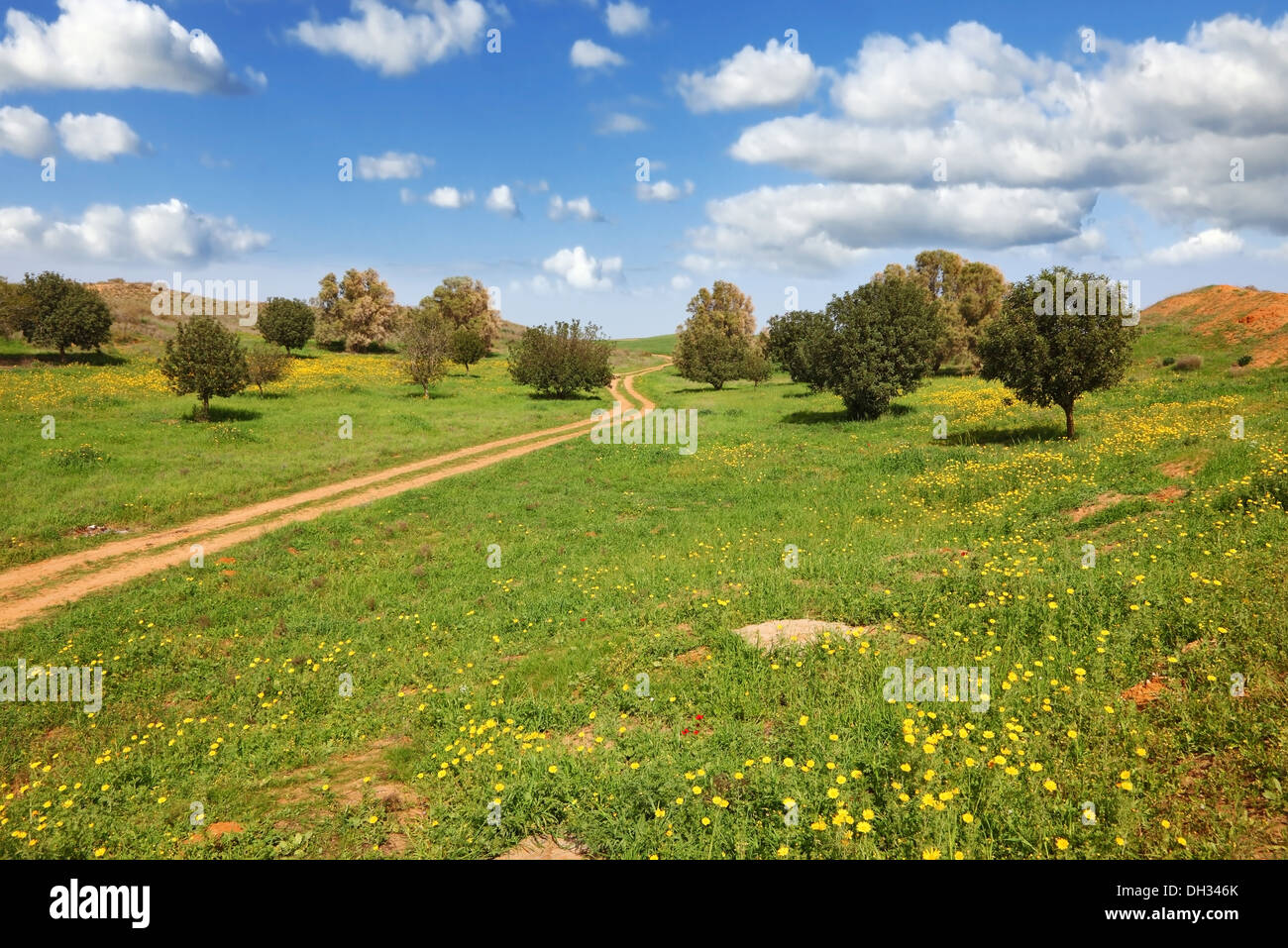 Rural footpath hi-res stock photography and images - Alamy