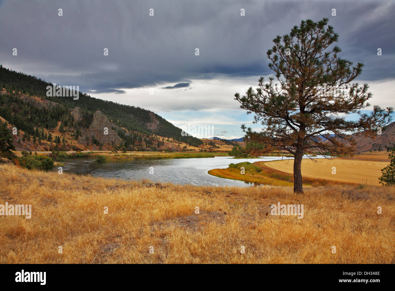The picturesque American river Missouri Stock Photo - Alamy