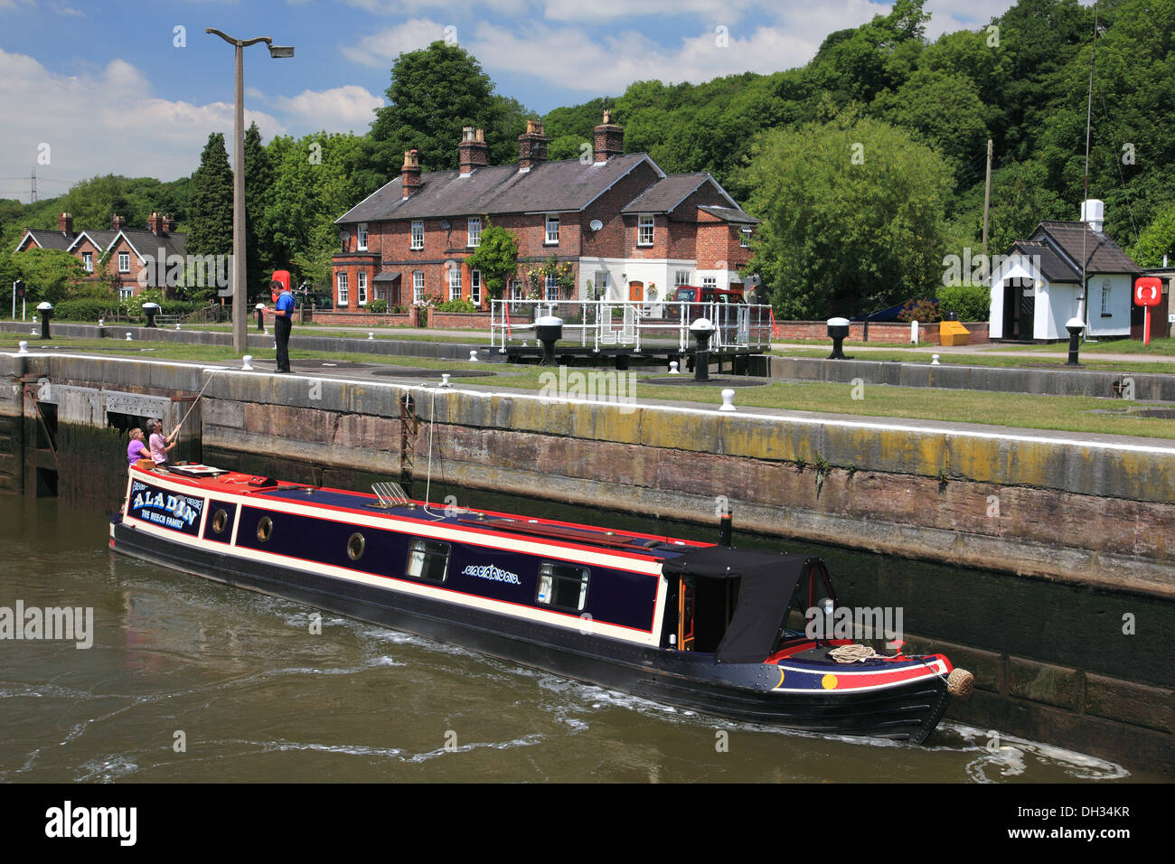 River weaver locks hi-res stock photography and images - Alamy