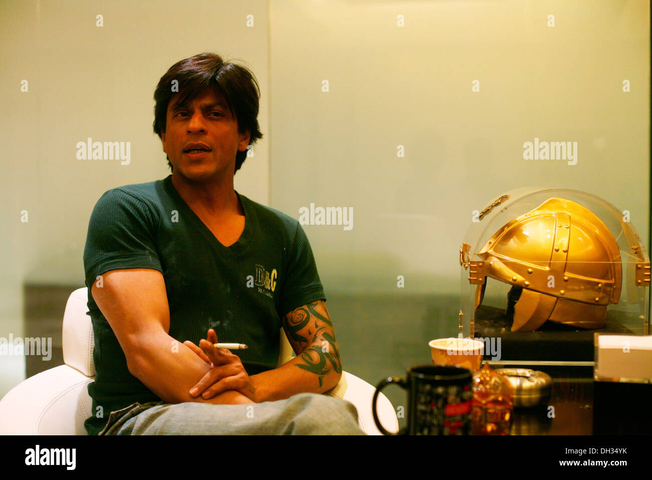 Indian Bollywood Actor Shah Rukh High Resolution Stock Photography and ...