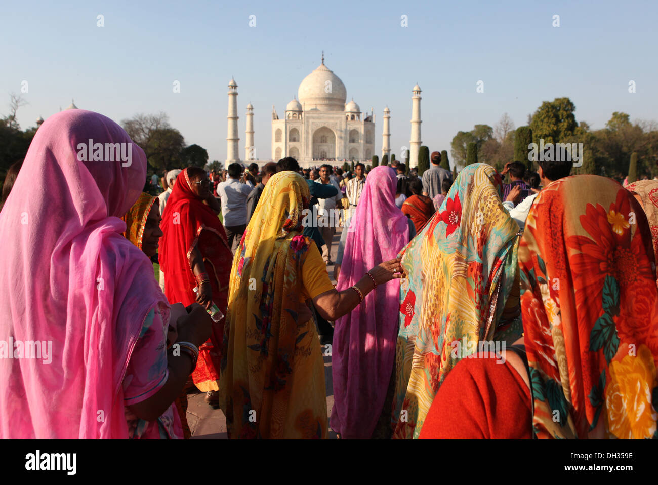 Indian shari hi-res stock photography and images - Alamy