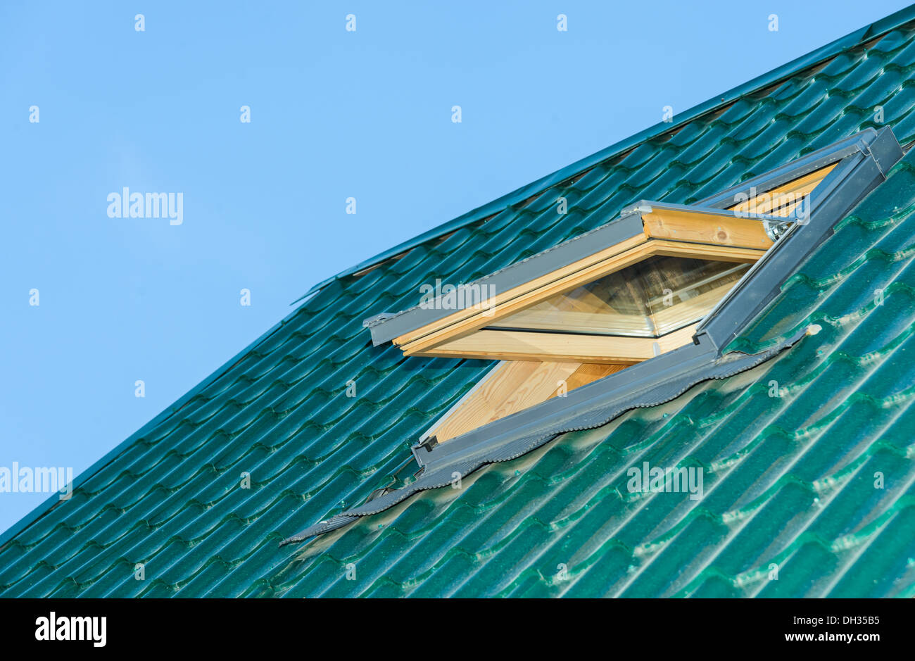 Glass roofing tiles hi-res stock photography and images - Alamy