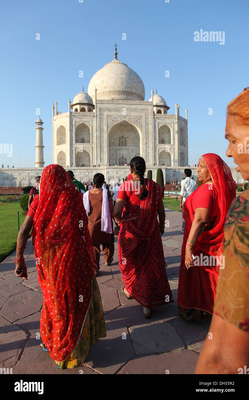 Group of Indian women in front of the Taj Mahal, Agra, Uttar Pradesh ...