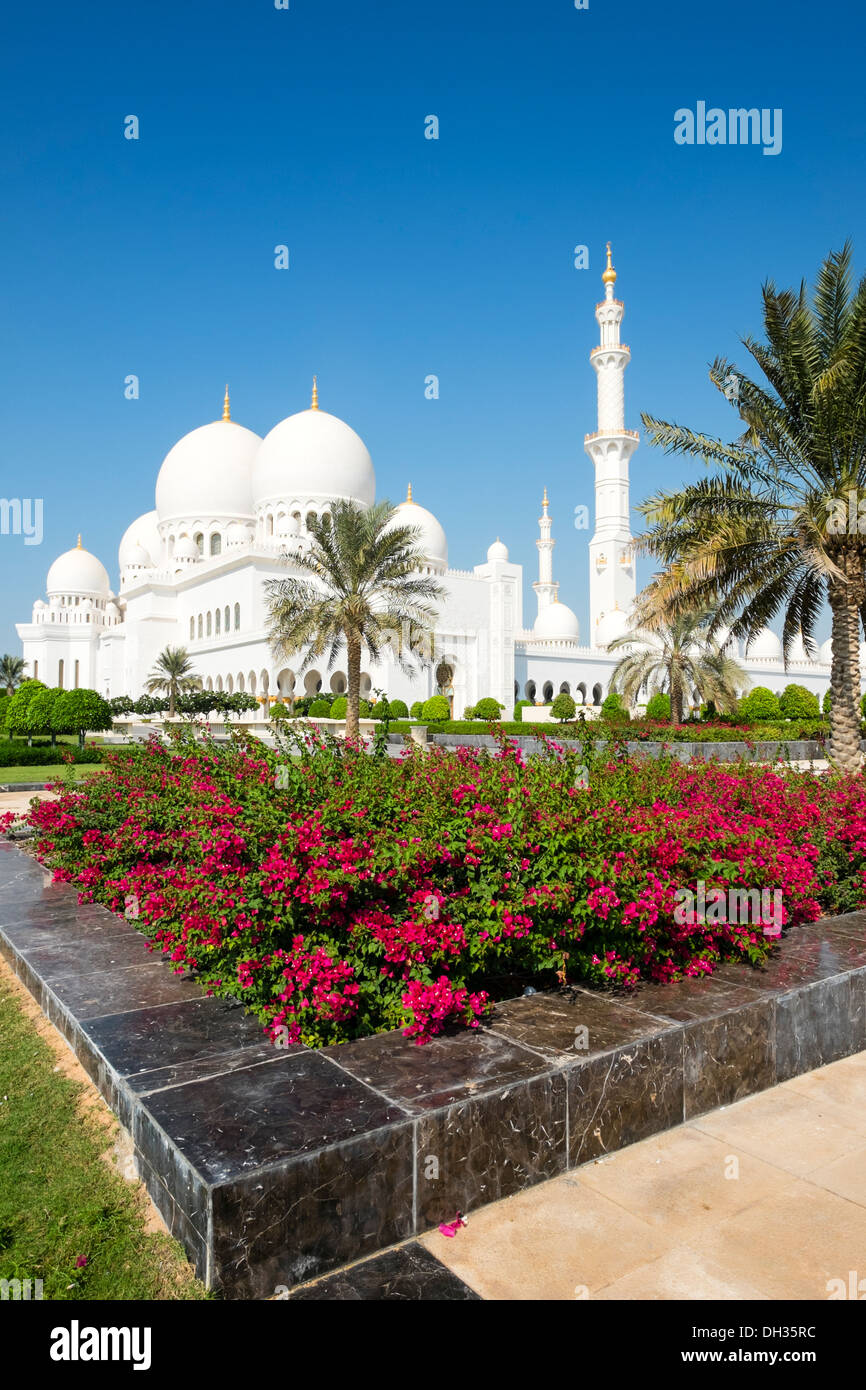 Sheikh zayed mosque mosque in abu dhabi hi-res stock photography and ...