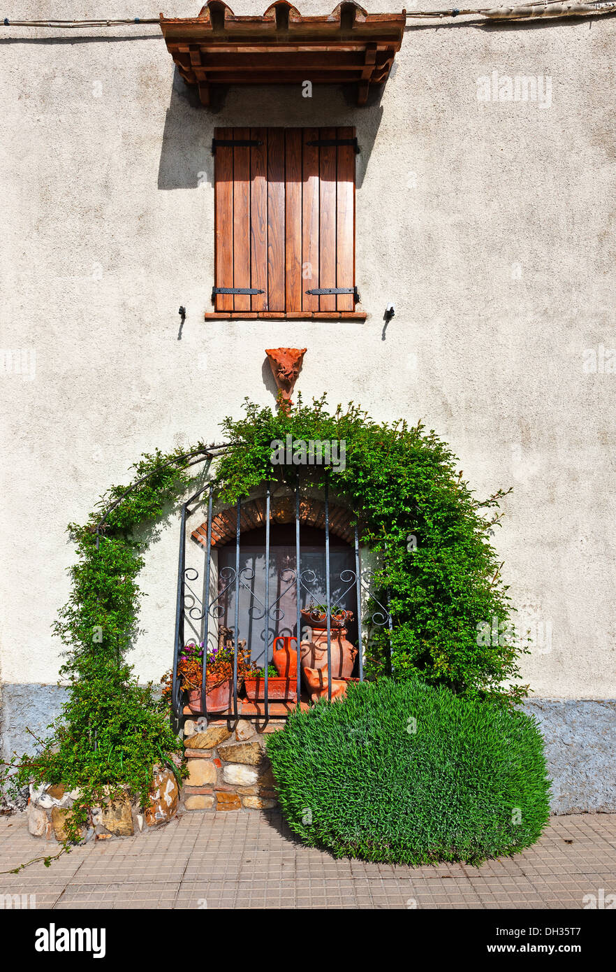 Tuscany windows hi-res stock photography and images - Alamy