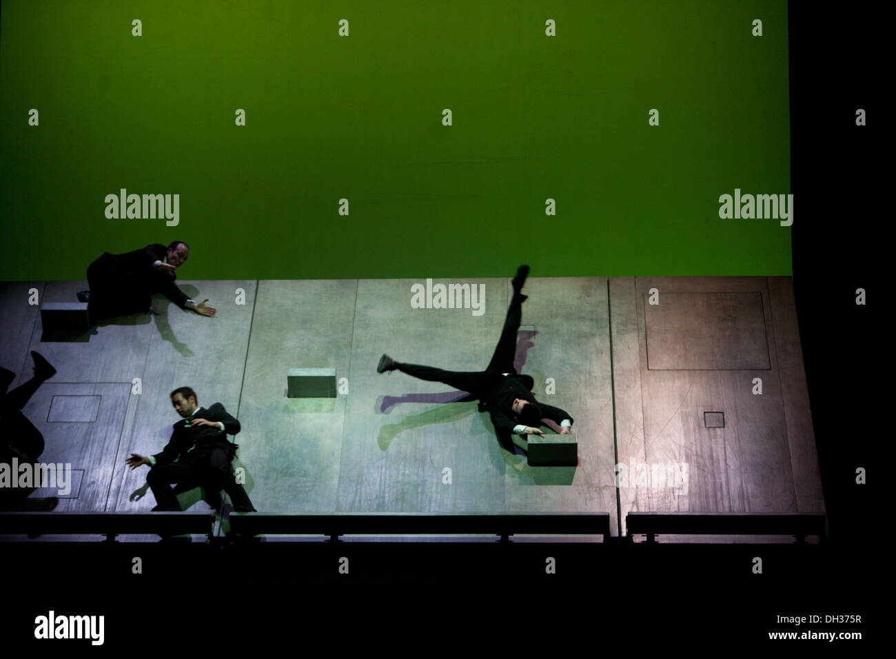 Men on stage hi-res stock photography and images - Alamy