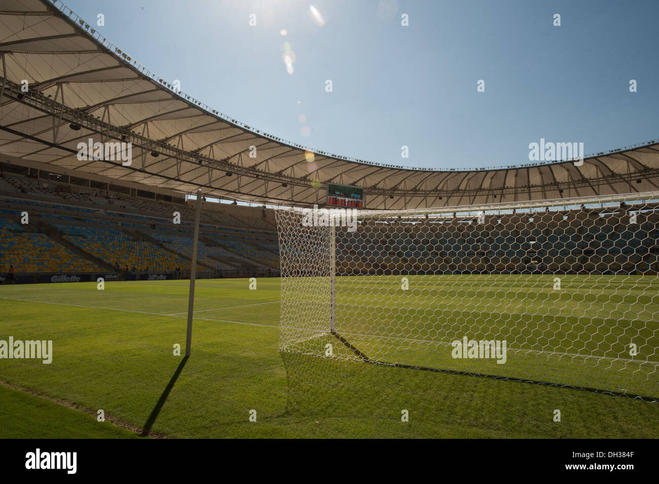 Empty maracana stadium hi-res stock photography and images - Alamy