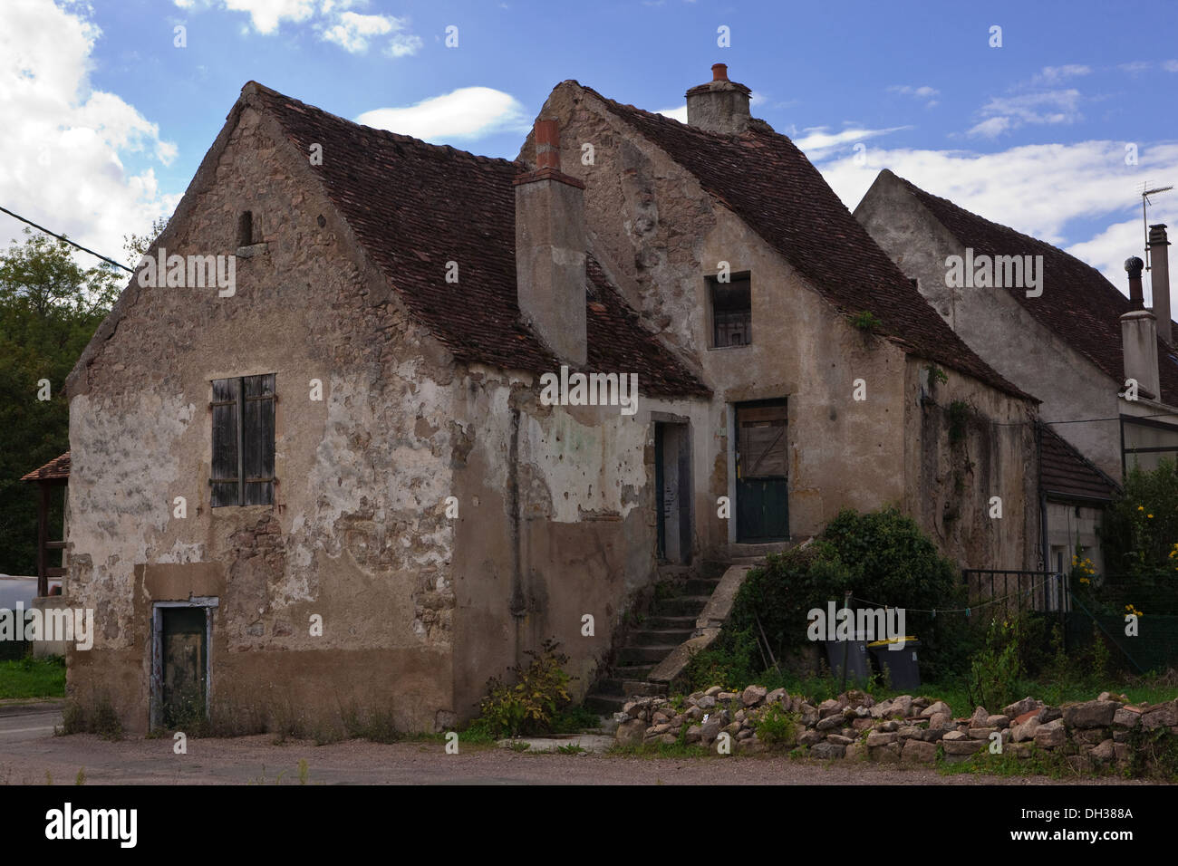 A French farm dwelling in disrepair Stock Photo - Alamy