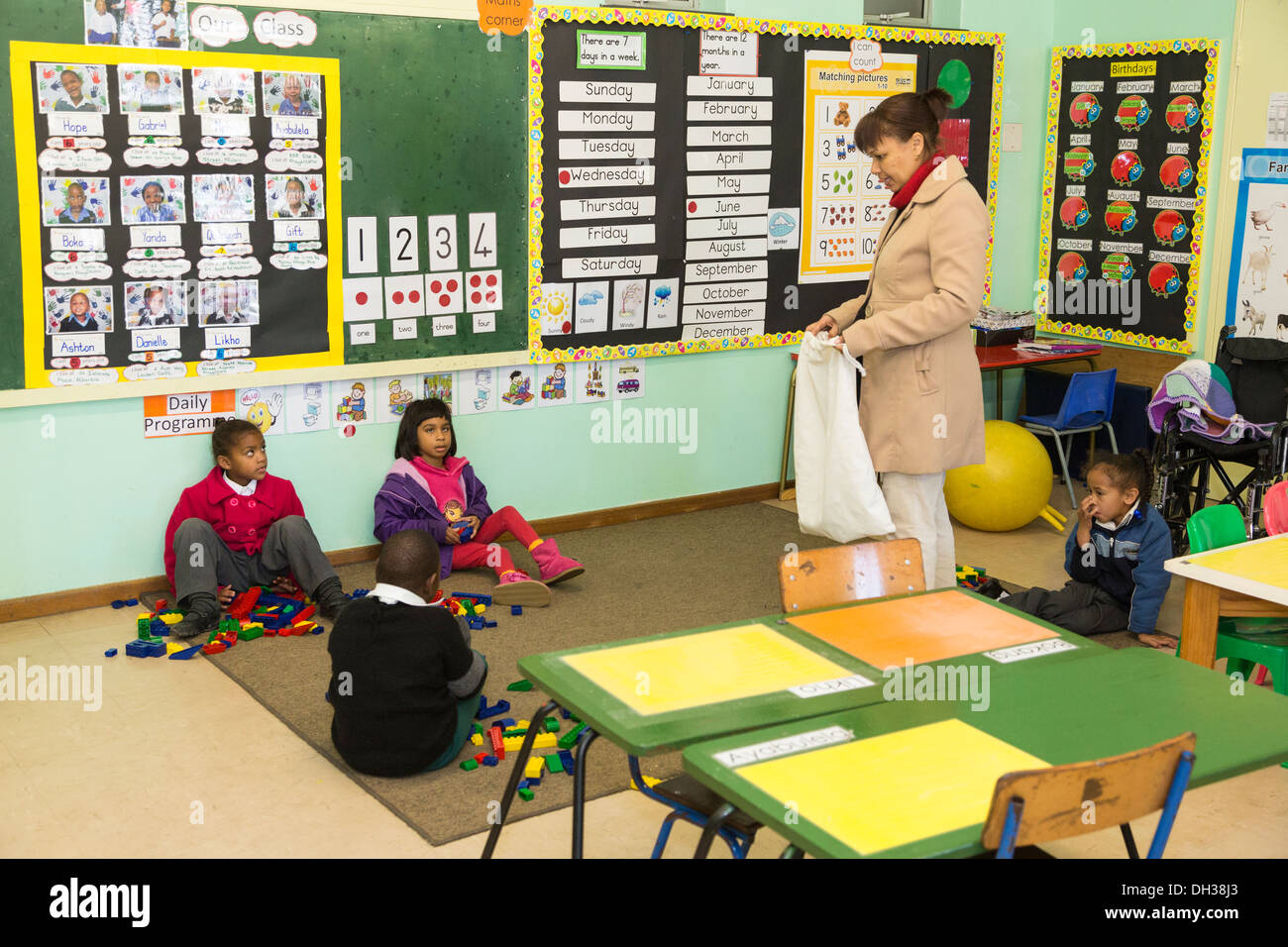 Children classroom hi-res stock photography and images - Alamy