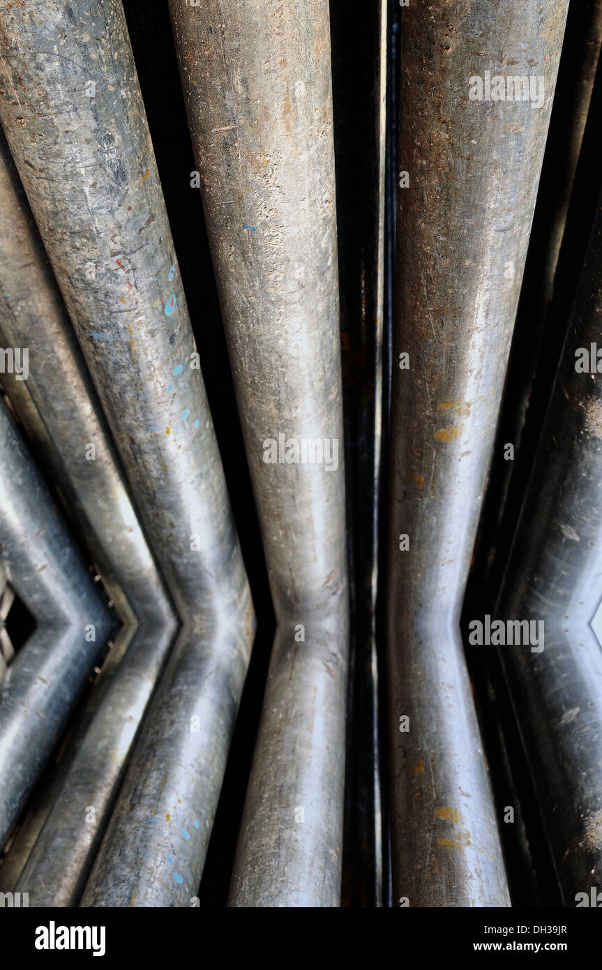 Horizontal vertical curved lines hi-res stock photography and images ...