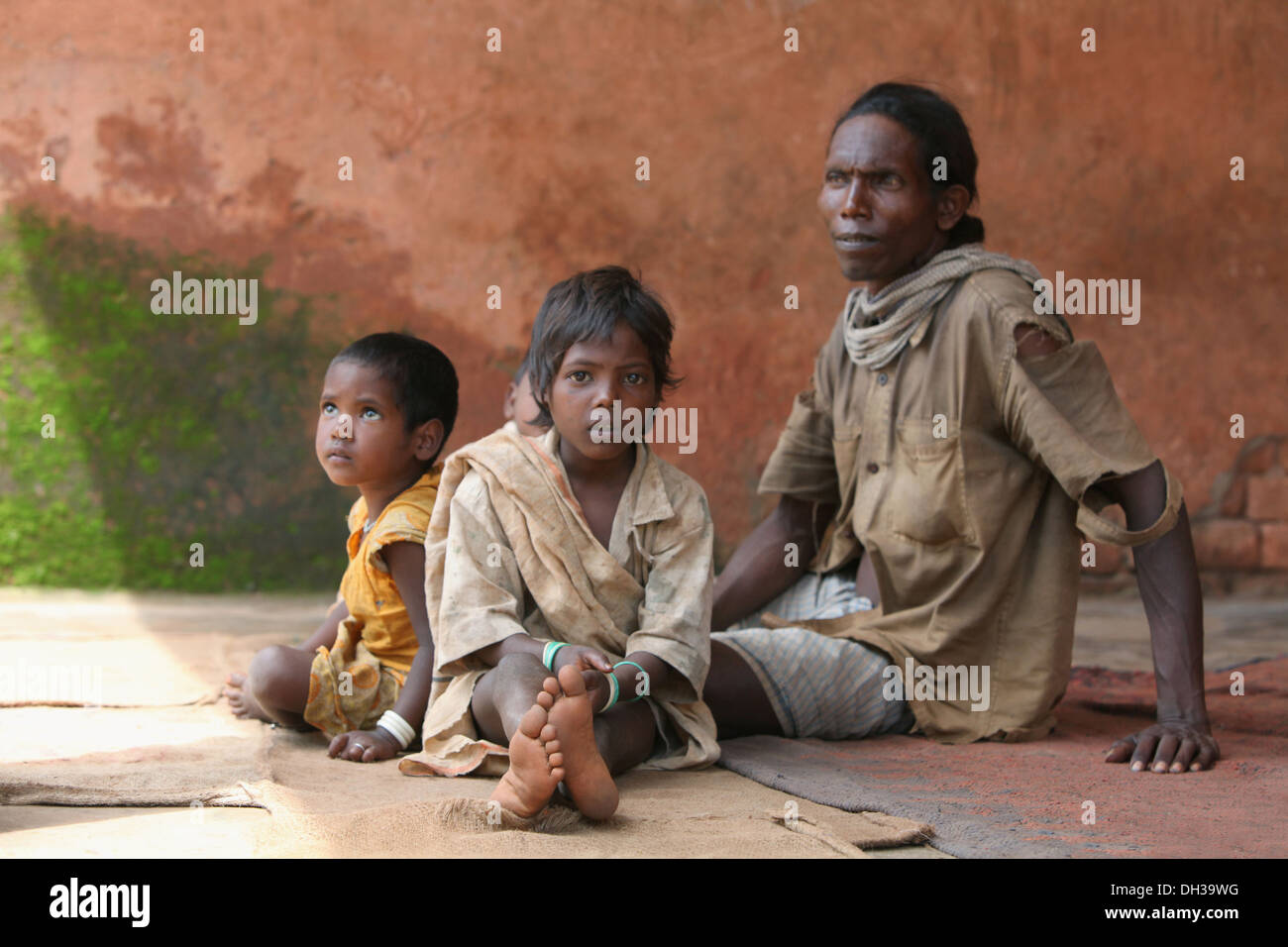 Father and Children. Baiga Tribe, Chada village, Madhya Pradesh, India ...