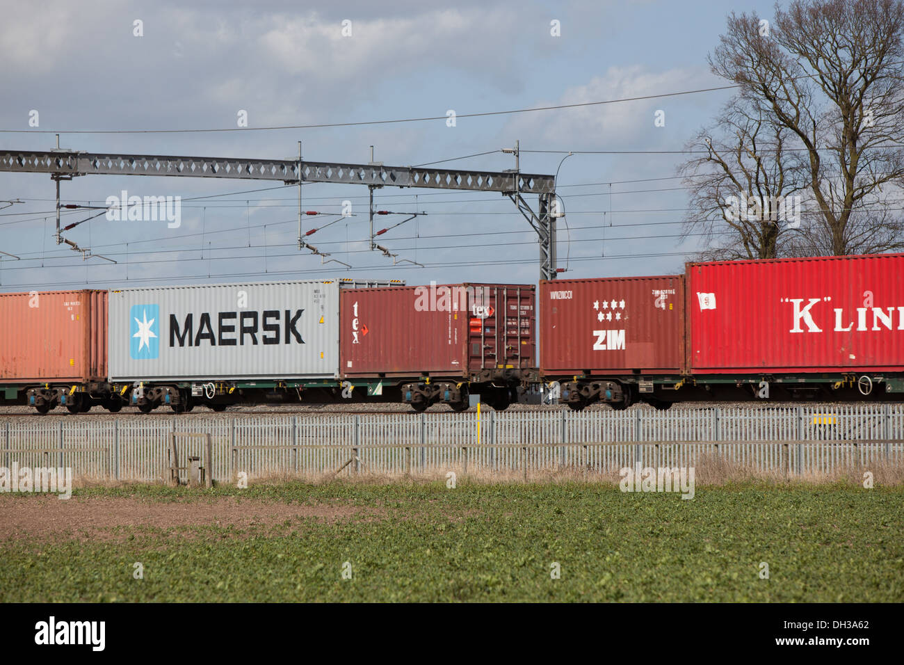 Maersk rail freight containers hi-res stock photography and images - Alamy