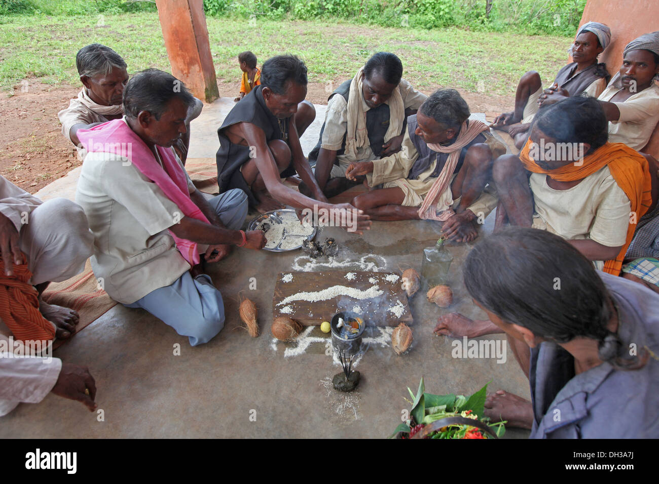 Group performing naag Puja on Nagpanchami day. Baiga Tribe, Chada ...