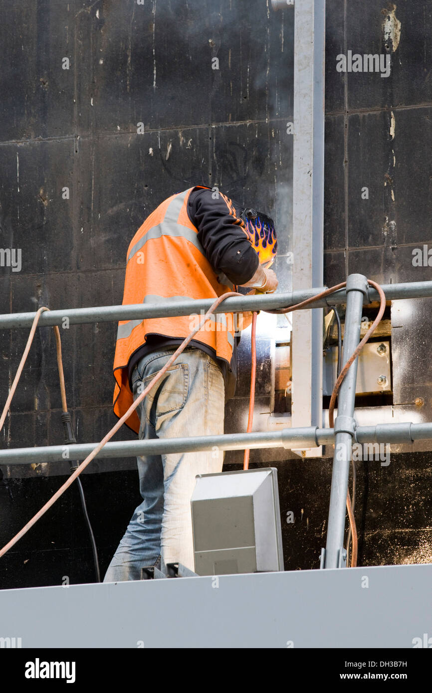 Arc welding hi-res stock photography and images - Alamy