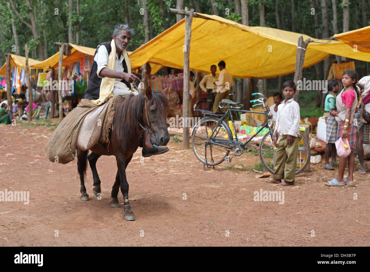 Market. Baiga Tribe, Chada village, Madhya Pradesh, India Stock Photo ...
