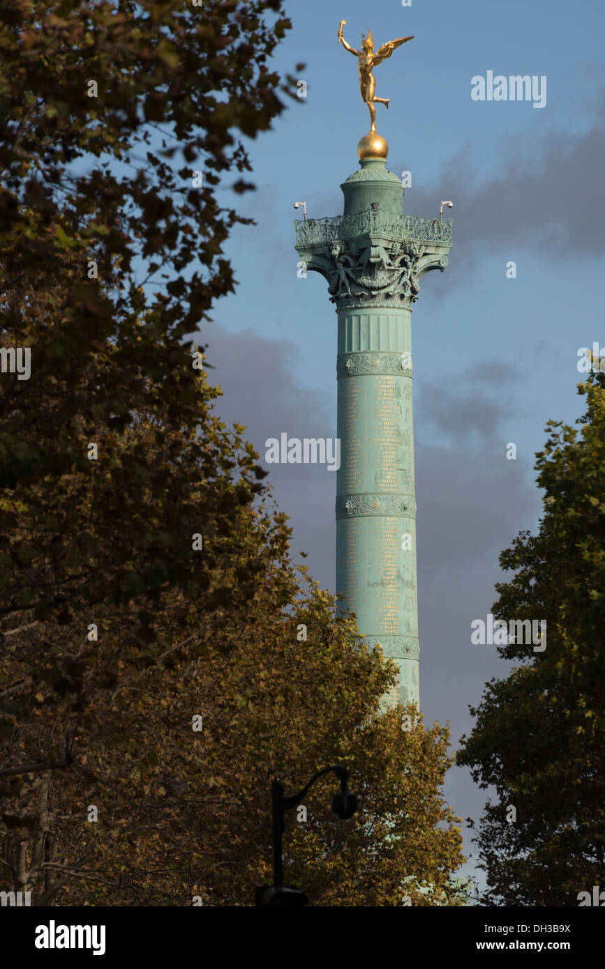 The Colonne de Juillet monument to the revolution of 1830, La Bastille ...