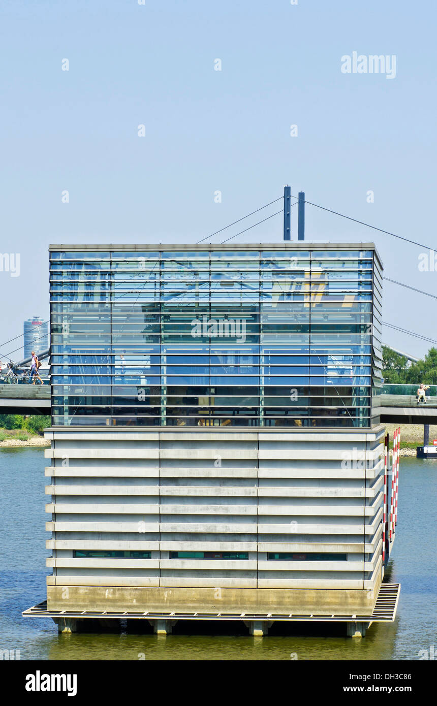 Bridge house in the shape of a cube, Duesseldorf harbour, Medienhafen ...