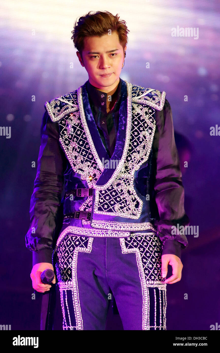 Taiwanese singer hi-res stock photography and images - Alamy