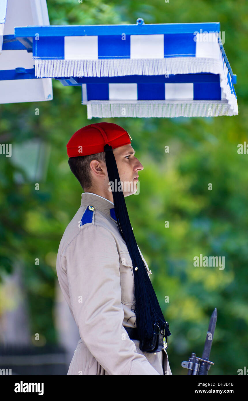 Evzone evzones hi-res stock photography and images - Alamy