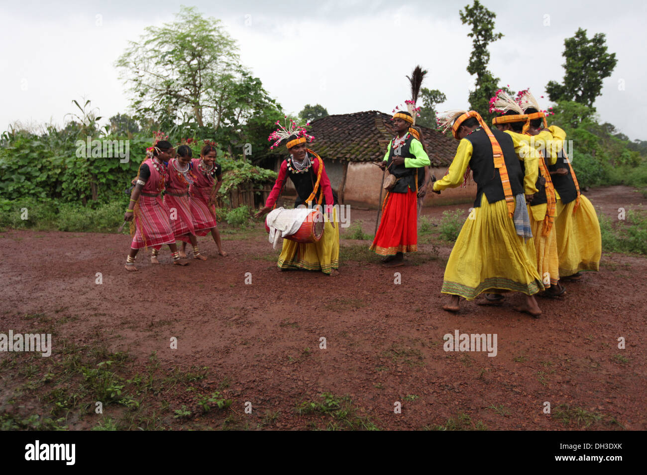 Baiga tribe hi-res stock photography and images - Alamy