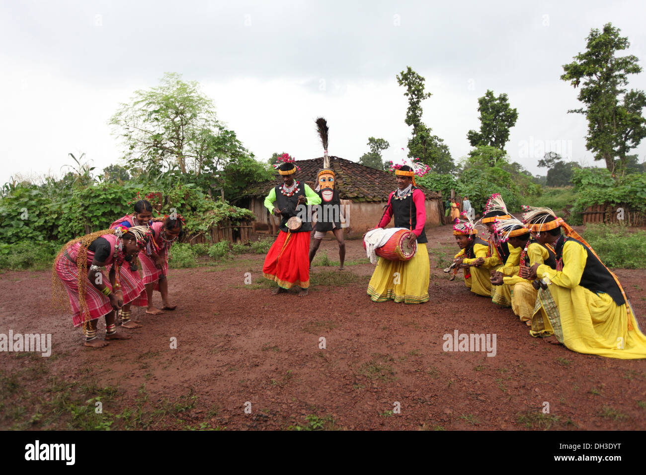 Tribal dance. Baiga Tribe, Chada village, Madhya Pradesh, India Stock ...