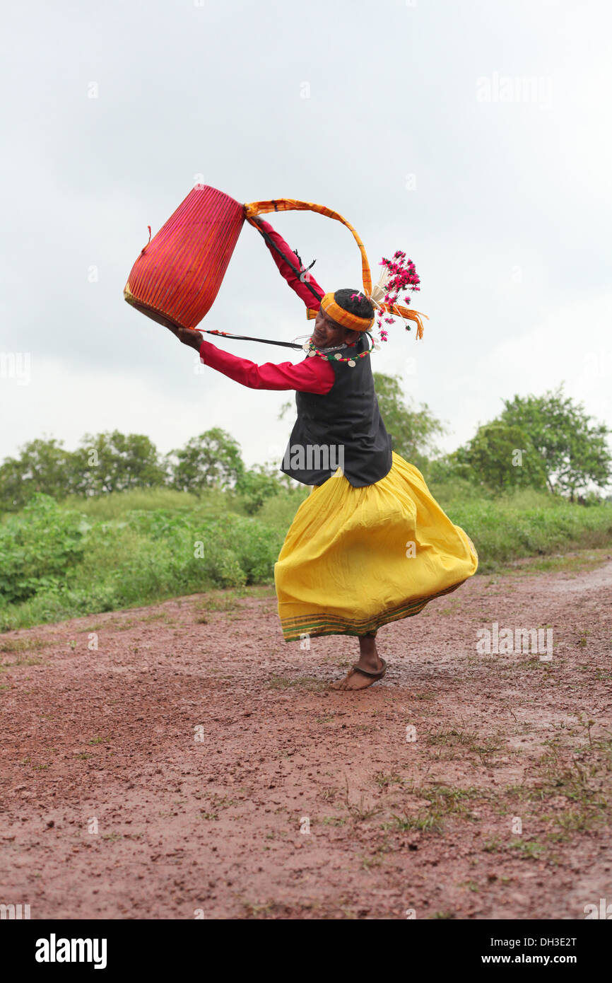 Tribal dance. Baiga Tribe, Chada village, Madhya Pradesh, India Stock ...