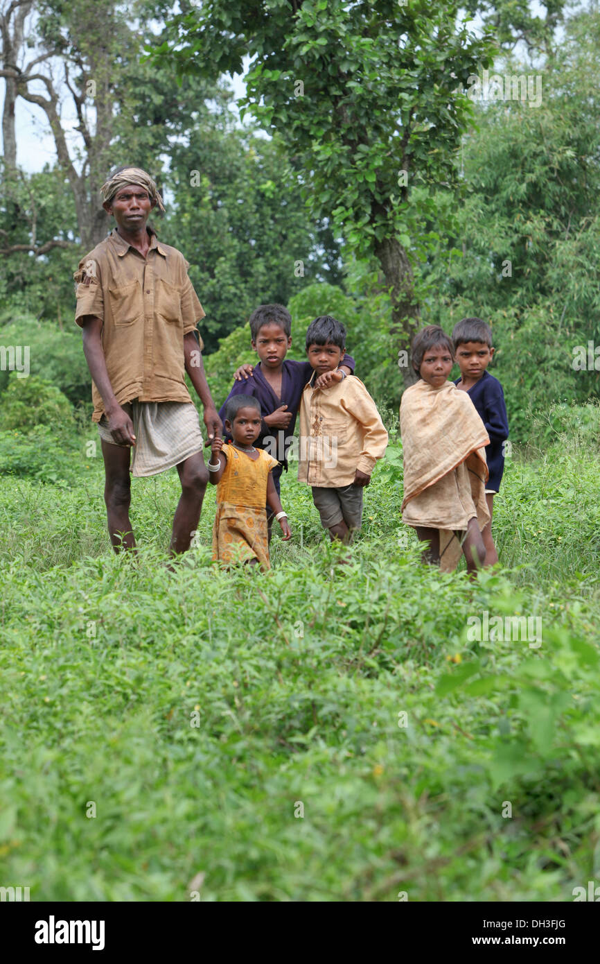 Tribal family. Baiga Tribe, Chada village, Madhya Pradesh, India Stock ...