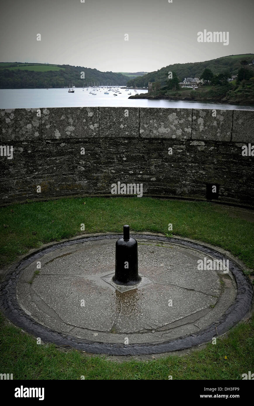 Fowey castle hi-res stock photography and images - Alamy