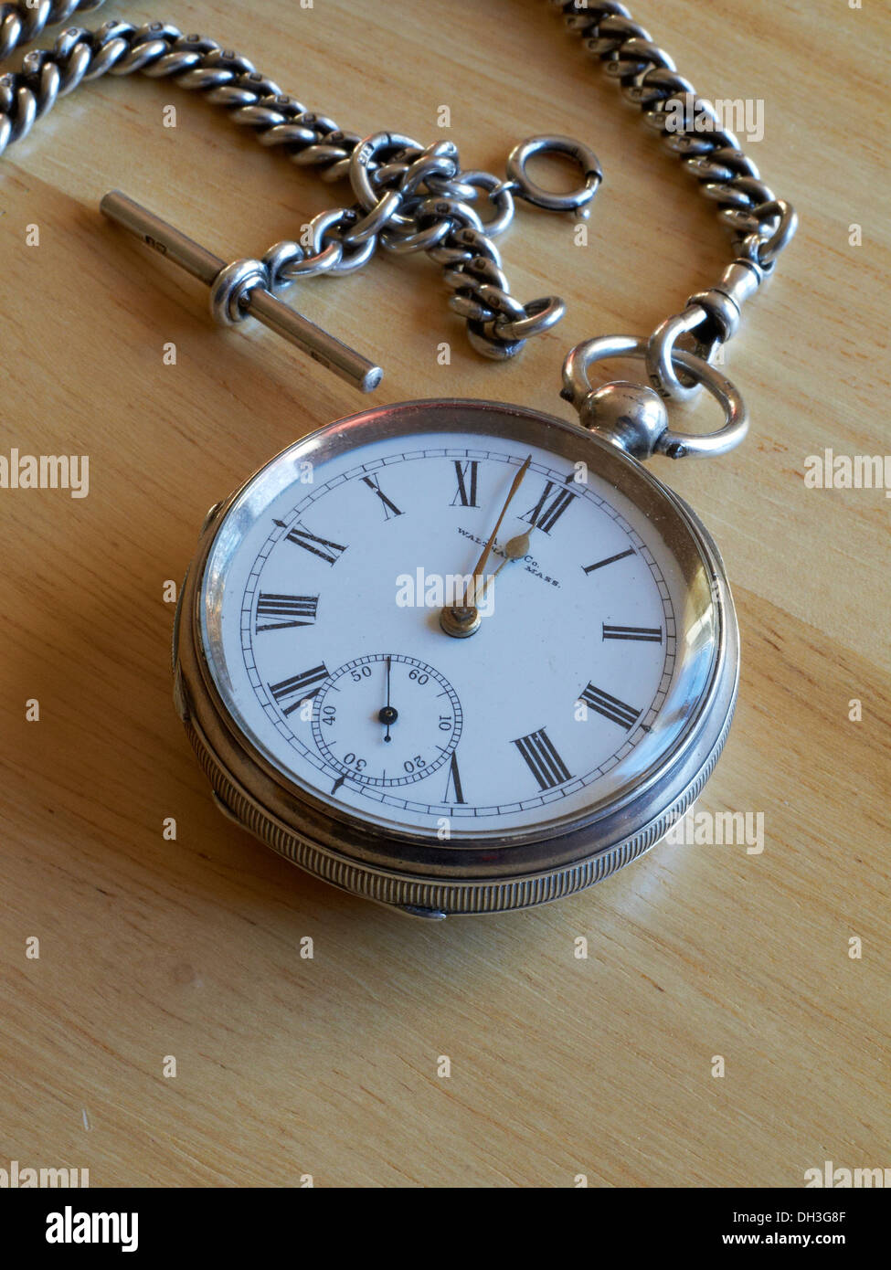 Old fashioned watch hi-res stock photography and images - Alamy