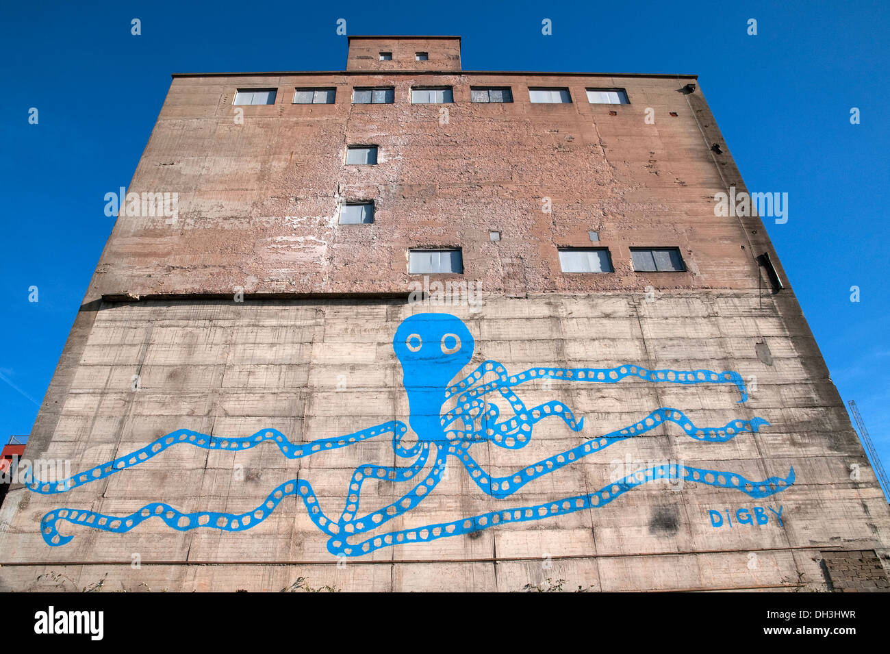 octopus graffiti on old commercial building wall, ipswich, suffolk ...