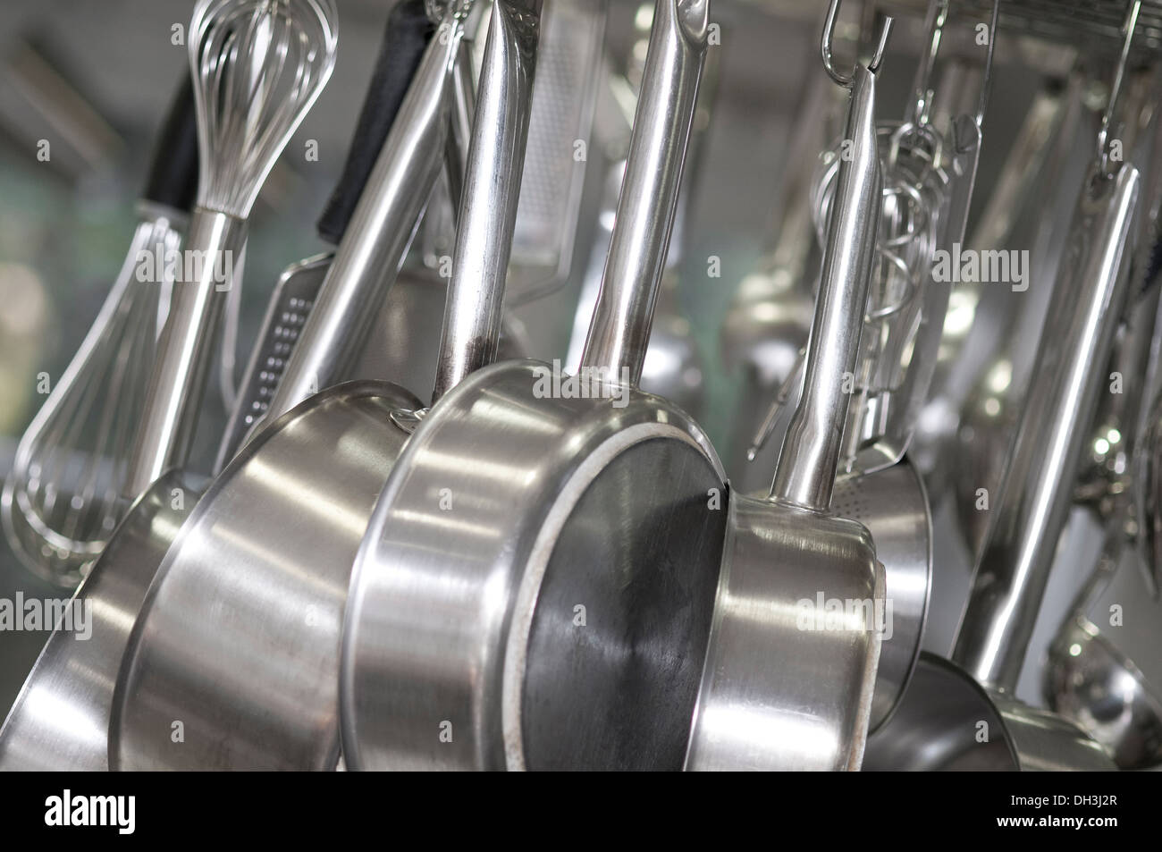 Chef in professional kitchen cooks hi-res stock photography and images ...