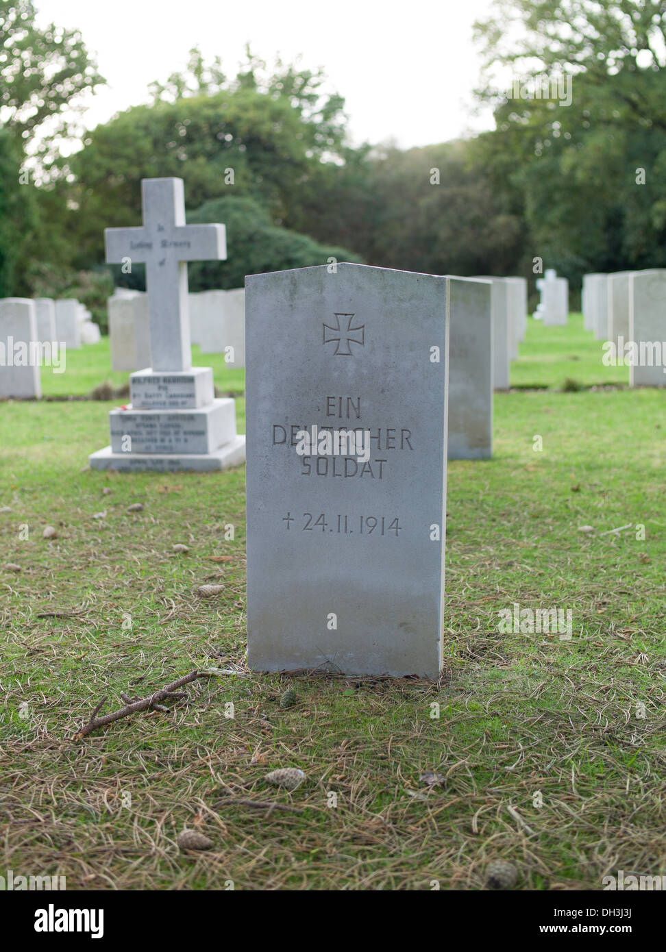 A Grave of a Unknown German soldier at Royal Victoria Netley Hospital ...