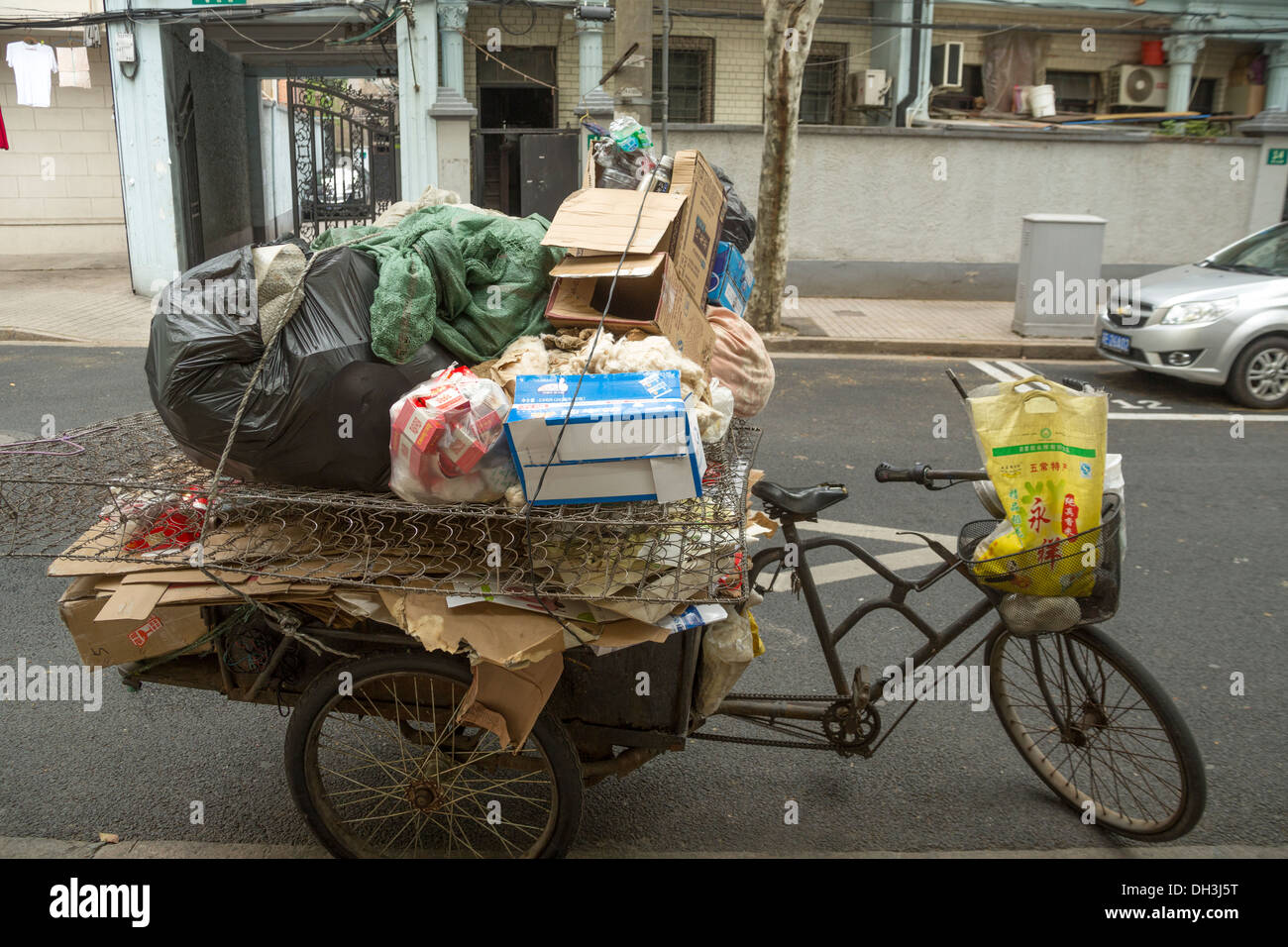 Overloaded bicycle china hi-res stock photography and images - Alamy