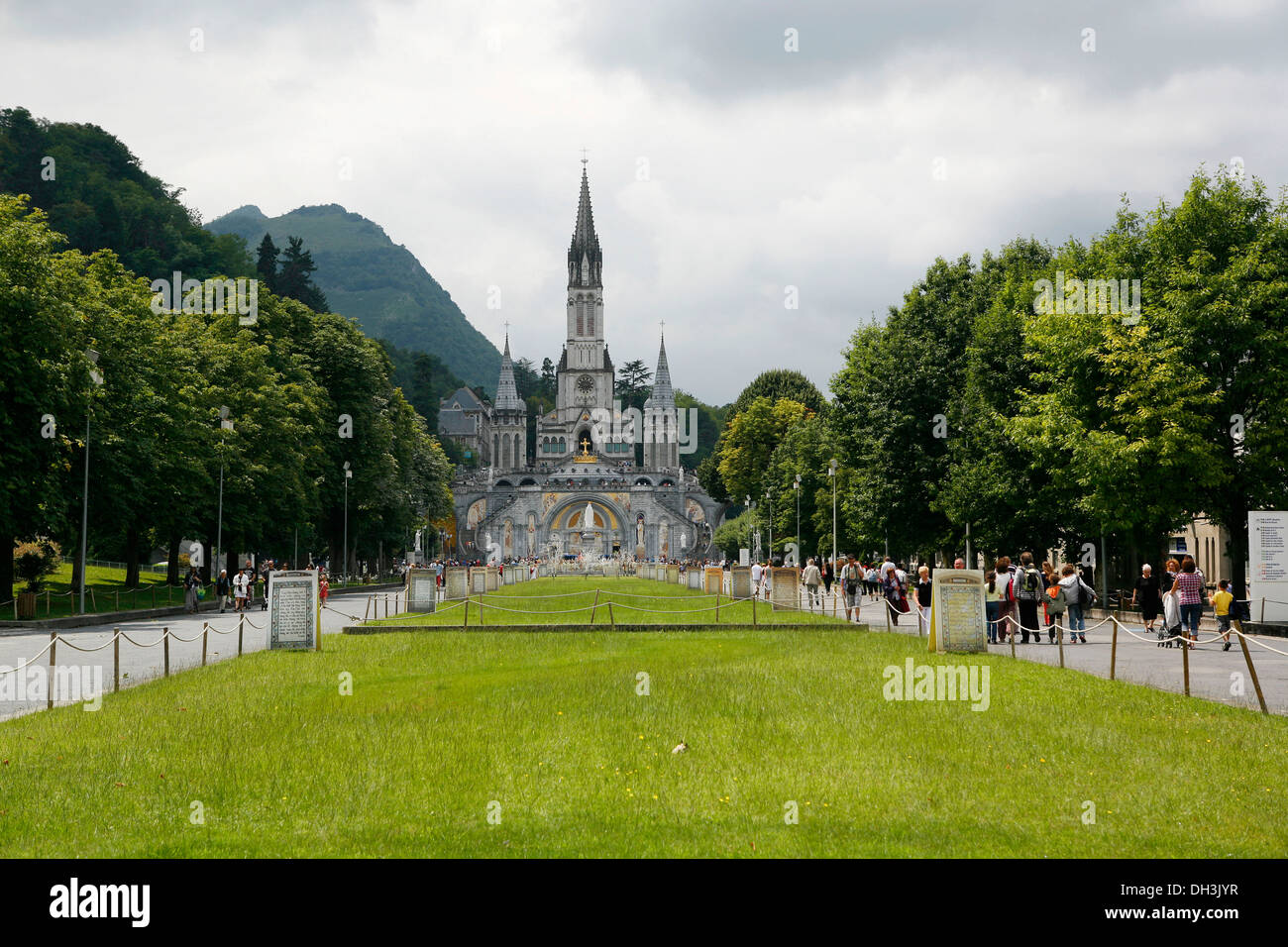 Pilgrimage church, Basilica of our Lady of the Rosary, Lourdes, Midi ...