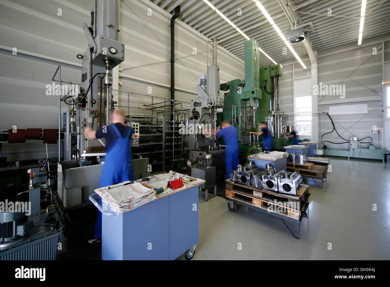 Machinery hall, workshop with machines for honing, deep hole drilling ...