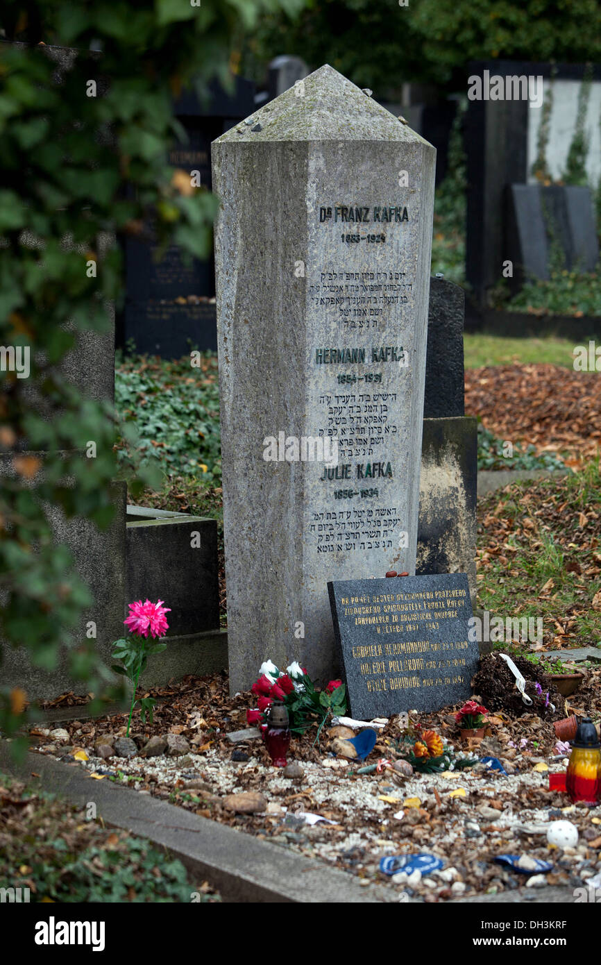 Grave kafka hi-res stock photography and images - Alamy