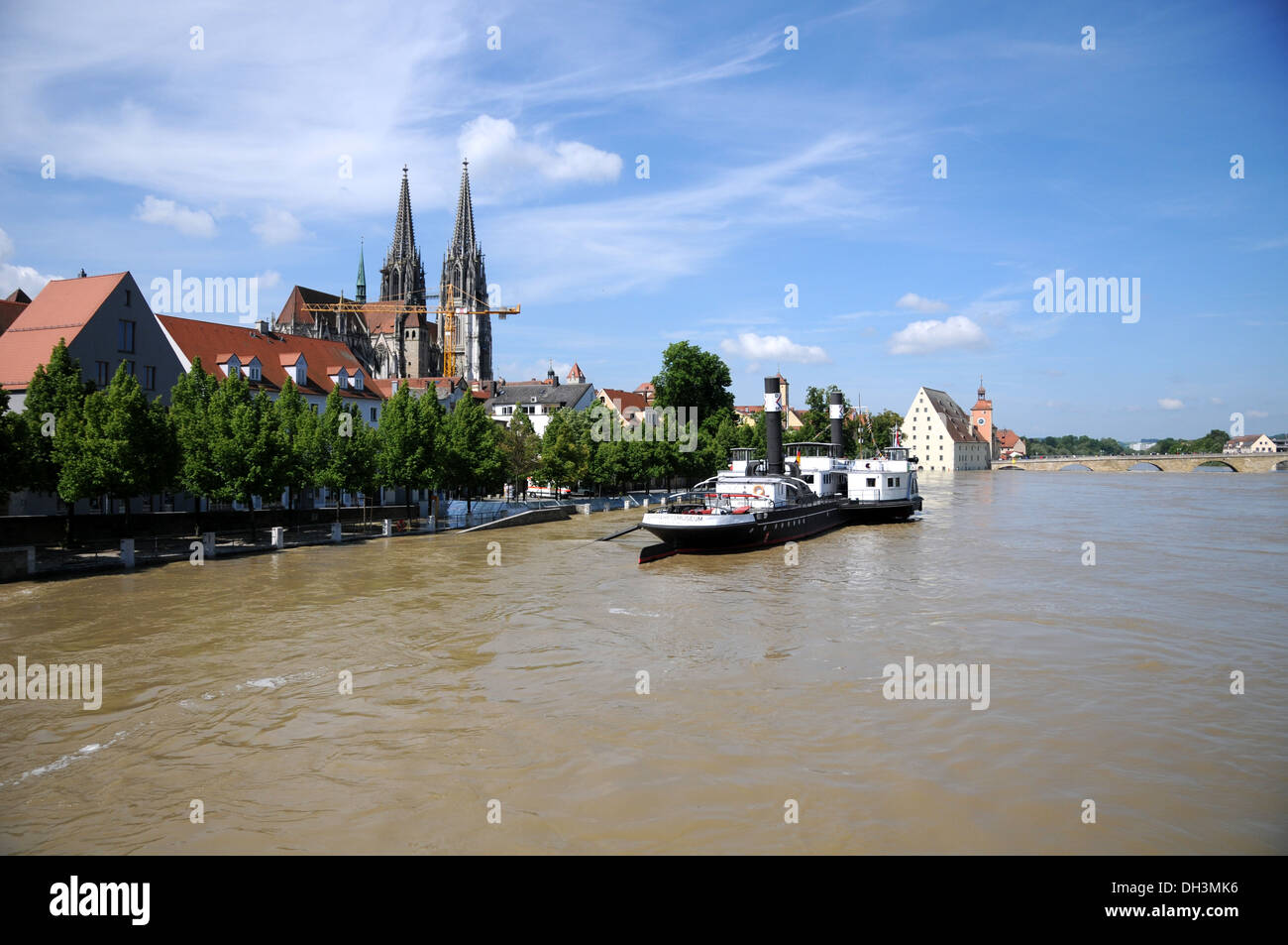 River danube flood hi-res stock photography and images - Alamy
