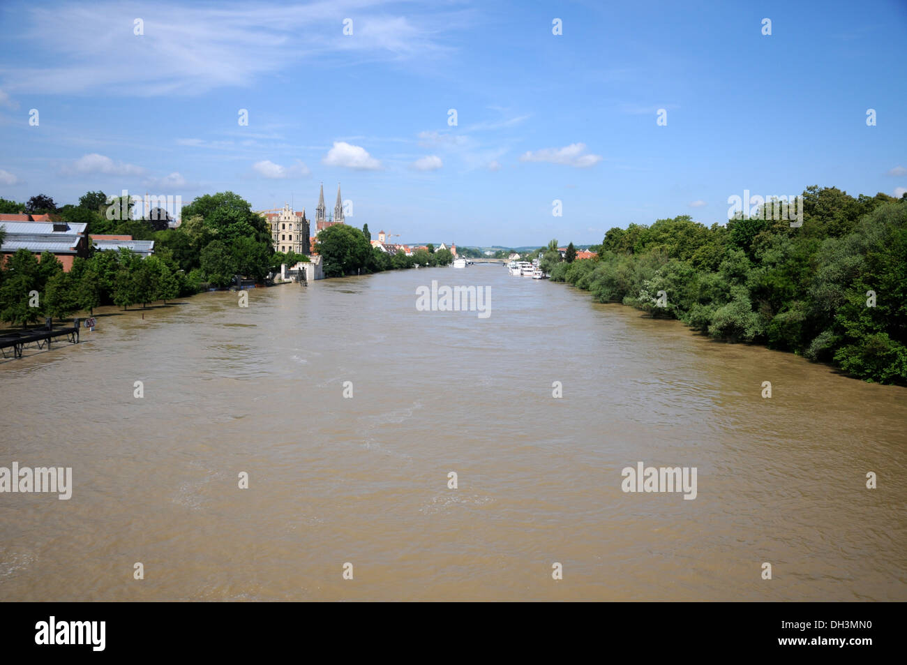 River danube flood hi-res stock photography and images - Alamy