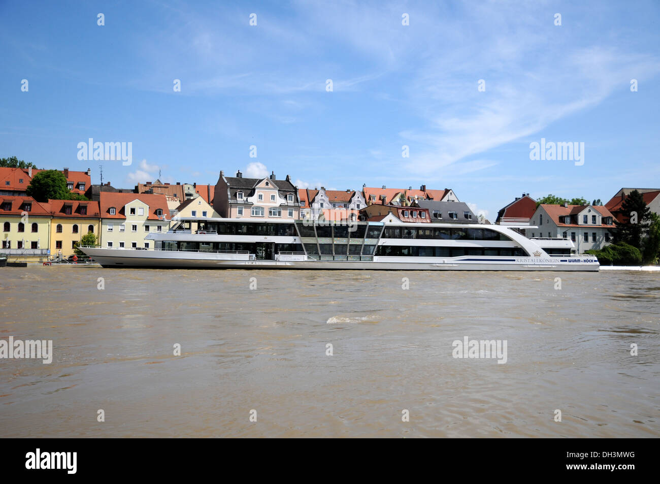 River danube flood hi-res stock photography and images - Alamy
