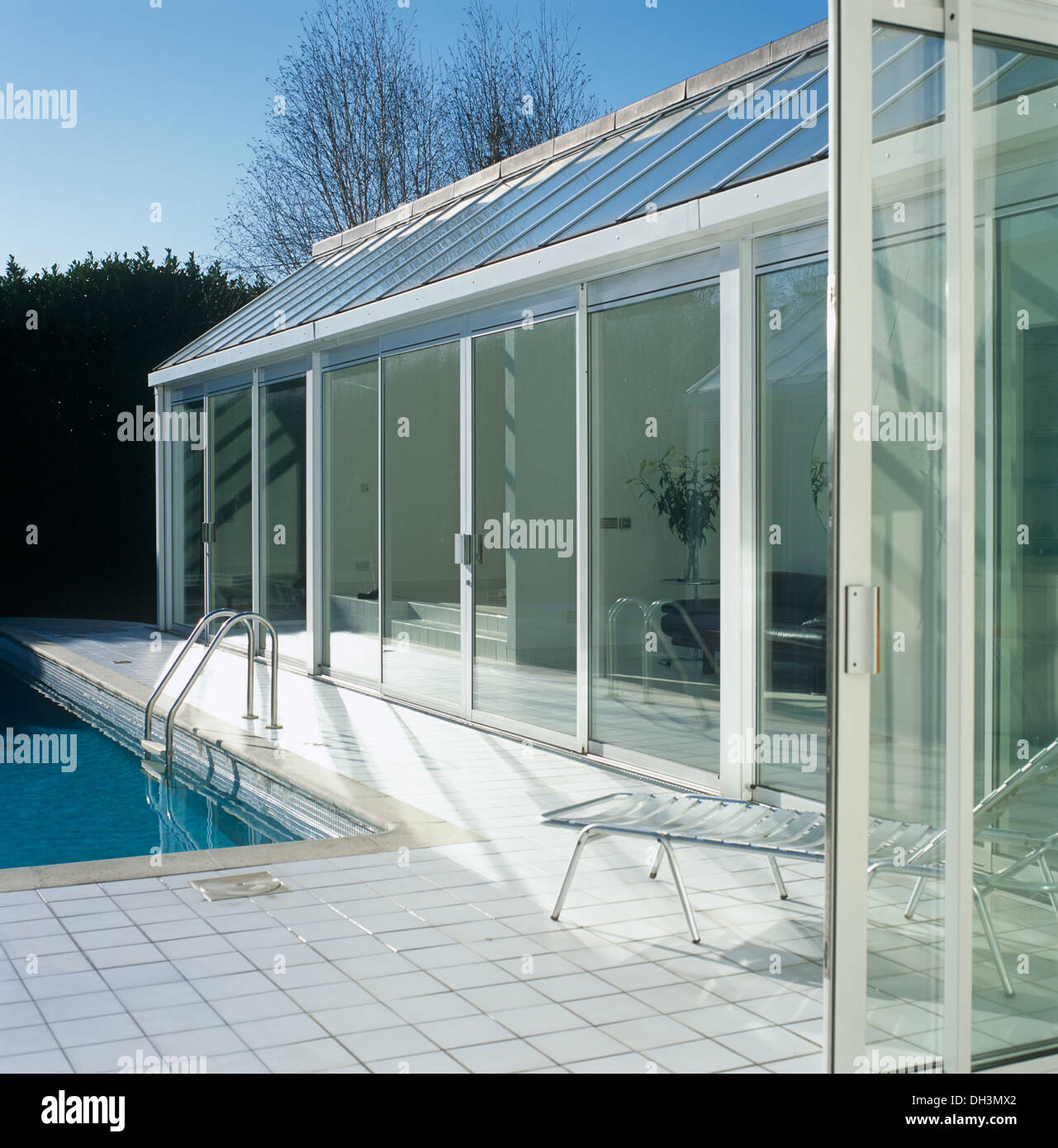 Modern glass conservatory hi-res stock photography and images - Alamy