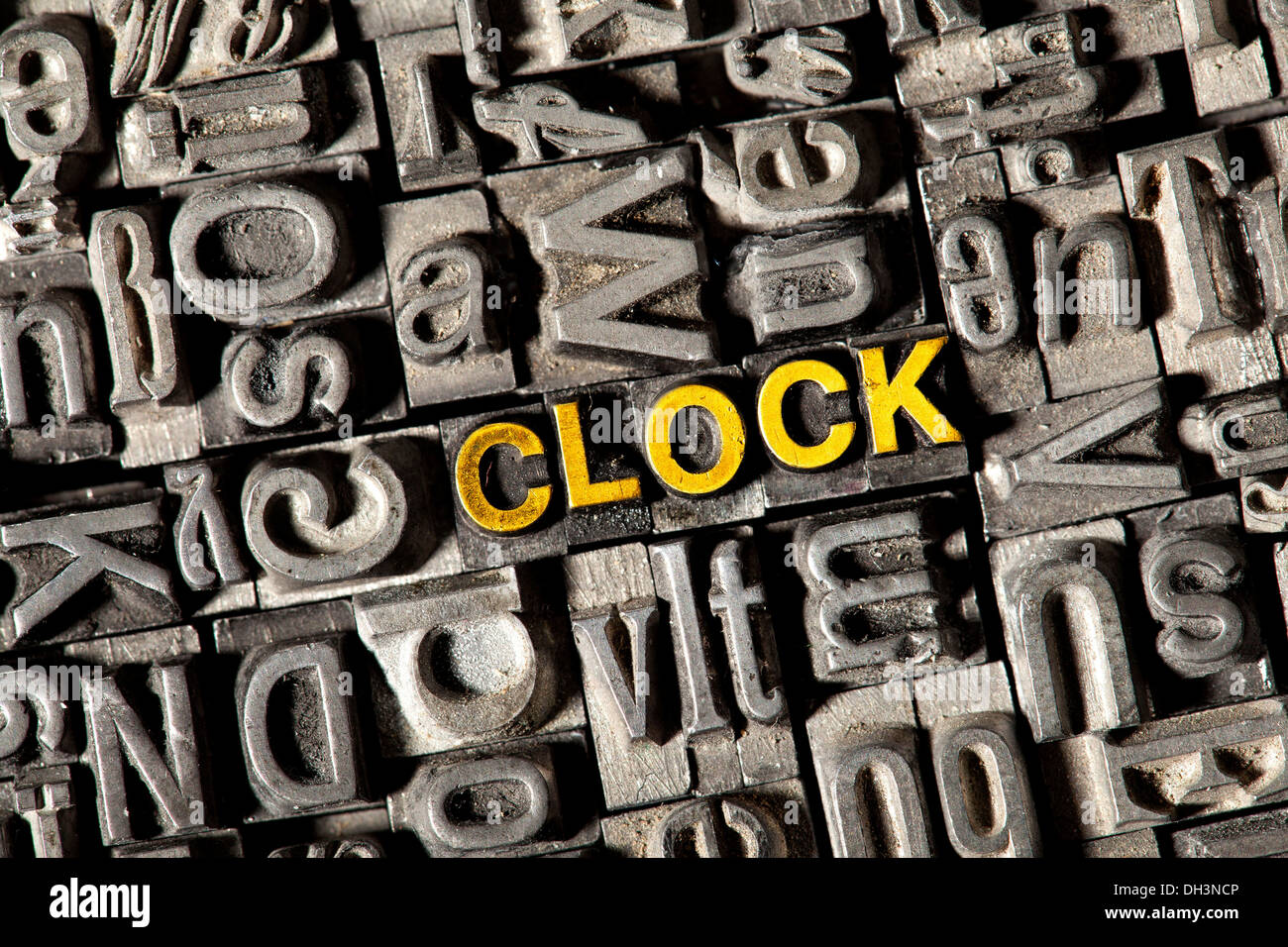 Old english clock hi-res stock photography and images - Alamy