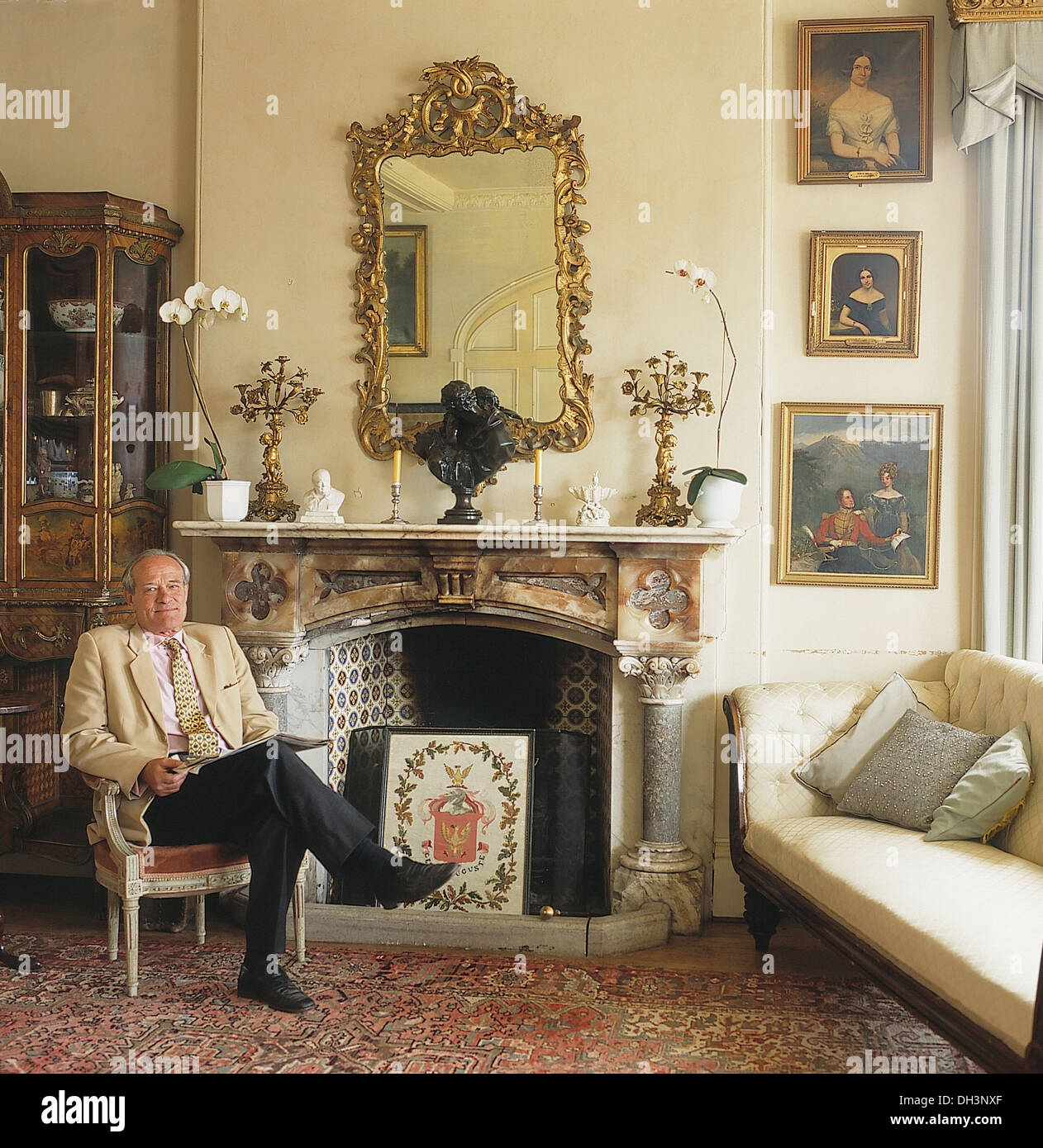 Portraits room hi-res stock photography and images - Alamy