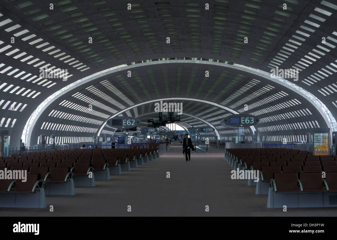 Paris Terminal CDG 2E prior to collapse on 23 May 2004 Stock Photo - Alamy
