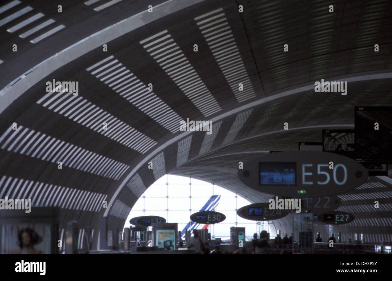 Paris Terminal CDG 2E prior to collapse on 23 May 2004 Stock Photo - Alamy