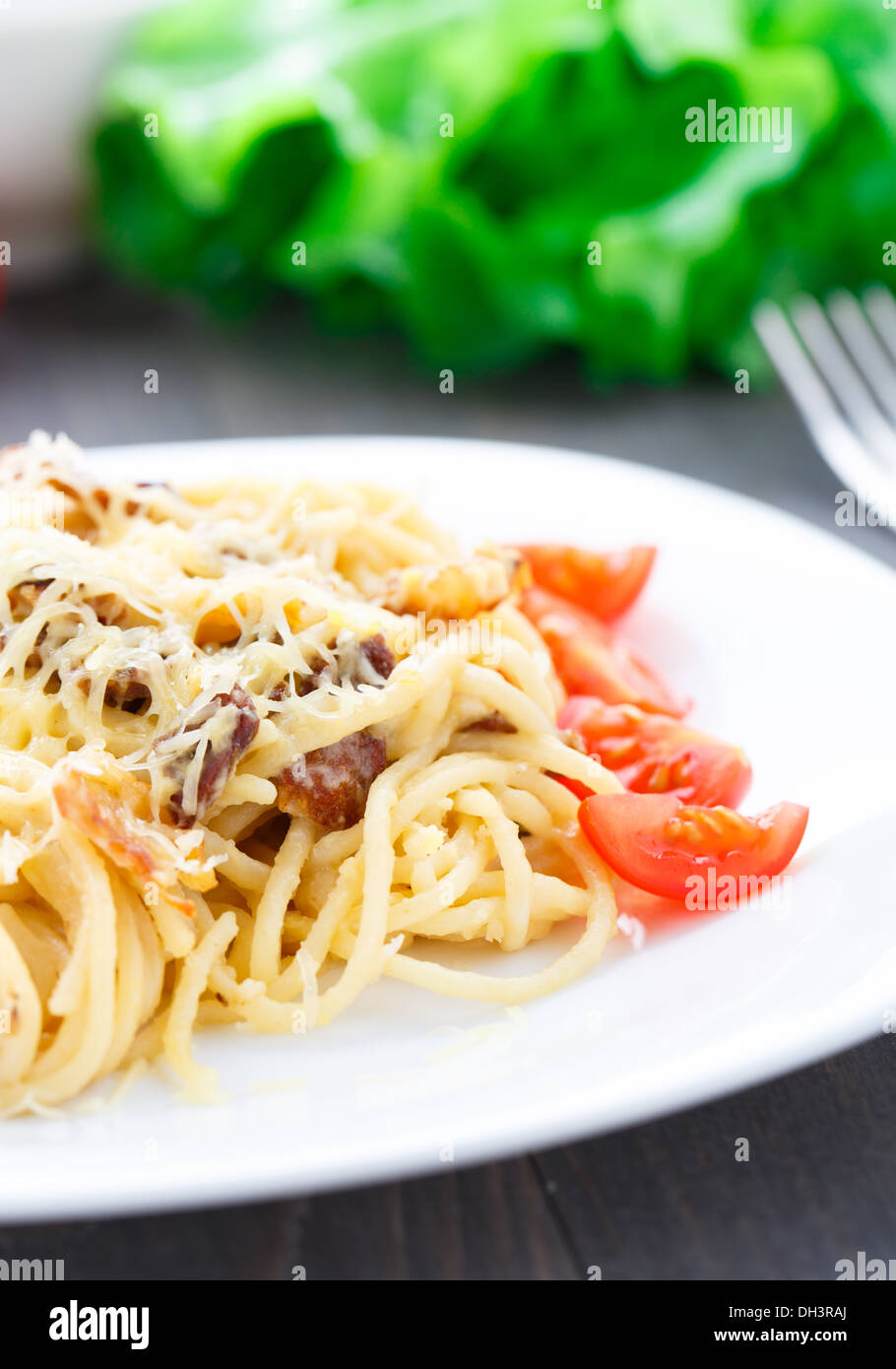 Spaghetti with bacon and cheese Stock Photo - Alamy